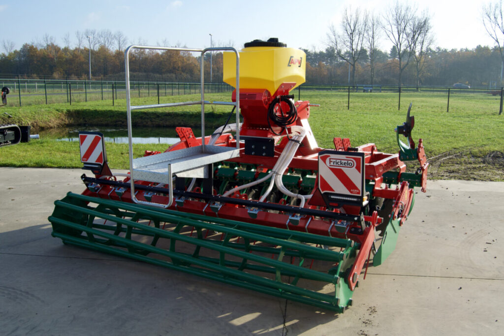 Frickelo schijveneg 3M met pneumatische zaaimachine - Herssens-Tollenaere